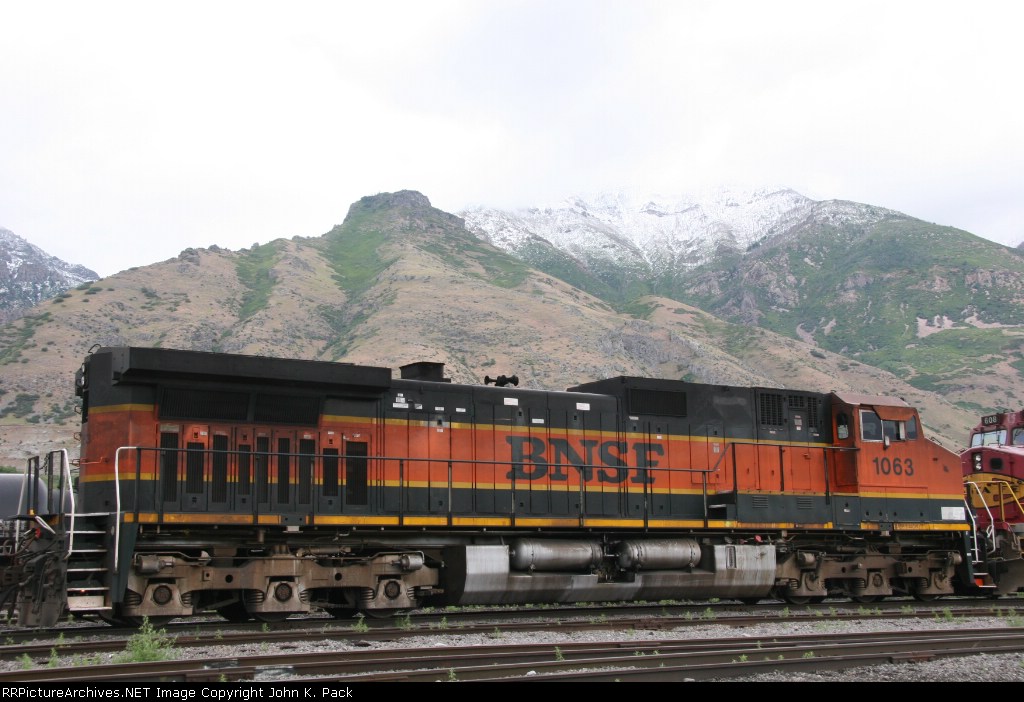 BNSF 1063
